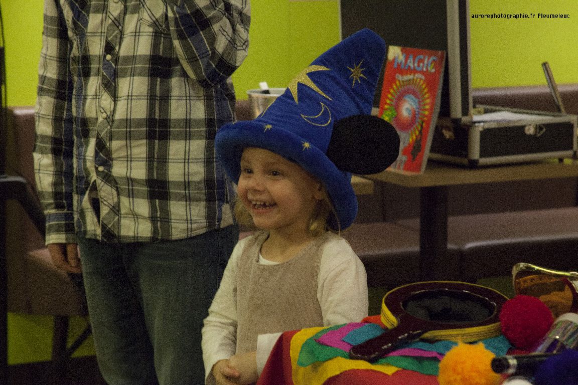 Spectacle de magie - magicien enfants - spectacle McDo - Magie Magicien ...